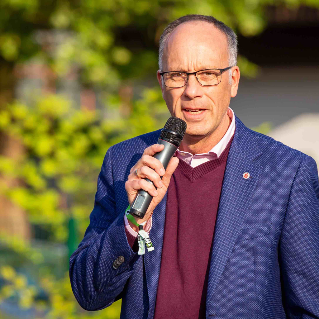 Oliver Fuchs - Leitung Filialbereich Regionen - Braunschweigische ...