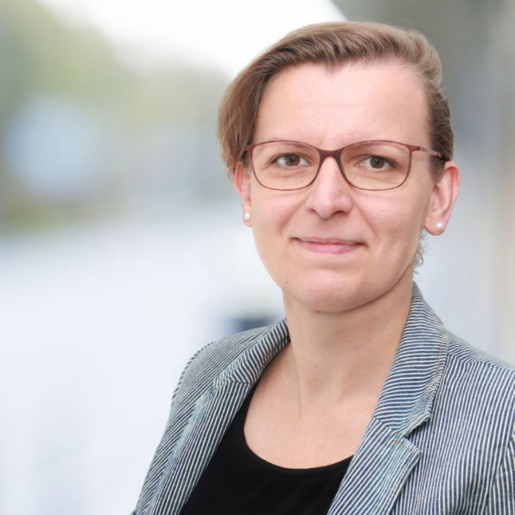 Anna Hofmann's Instagram, Twitter & Facebook on IDCrawl