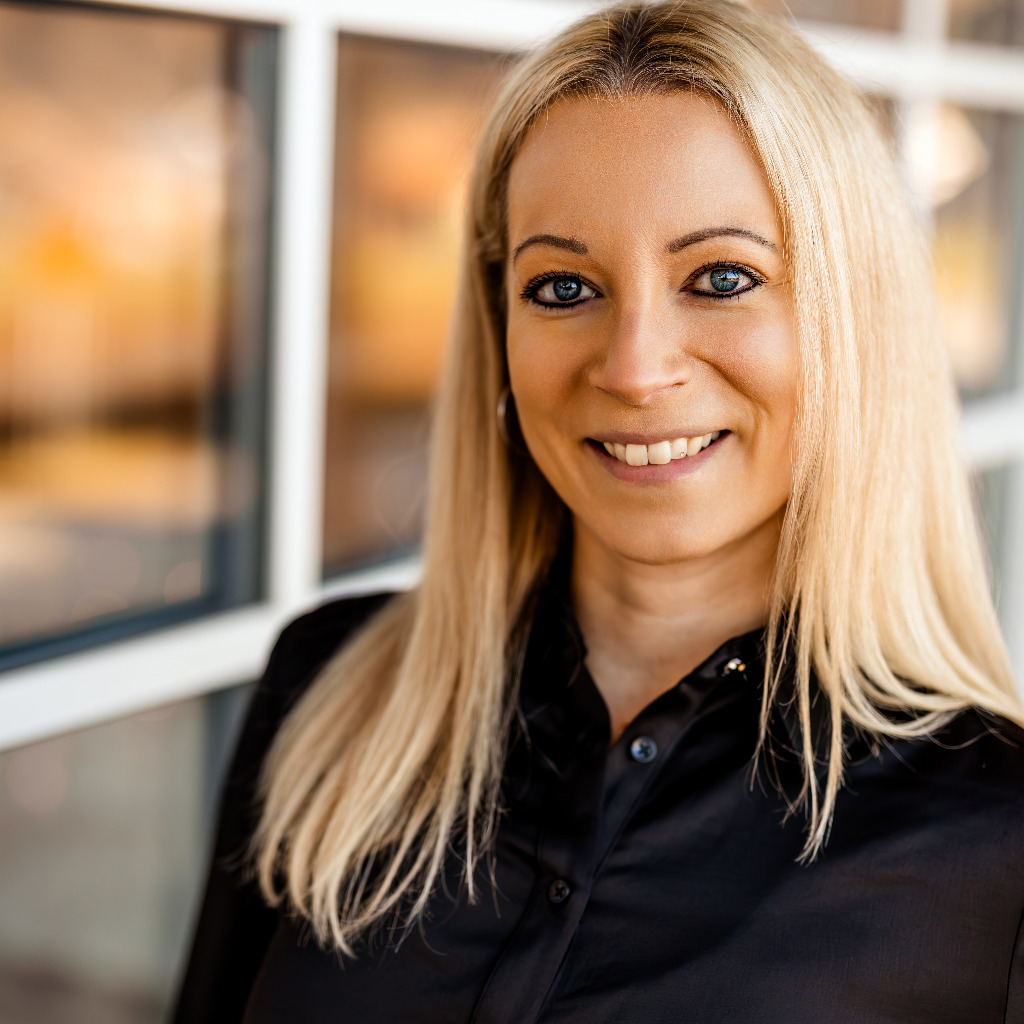 Dr. Daniela Baum - Projektmanager - Striped Giraffe Innovation ...