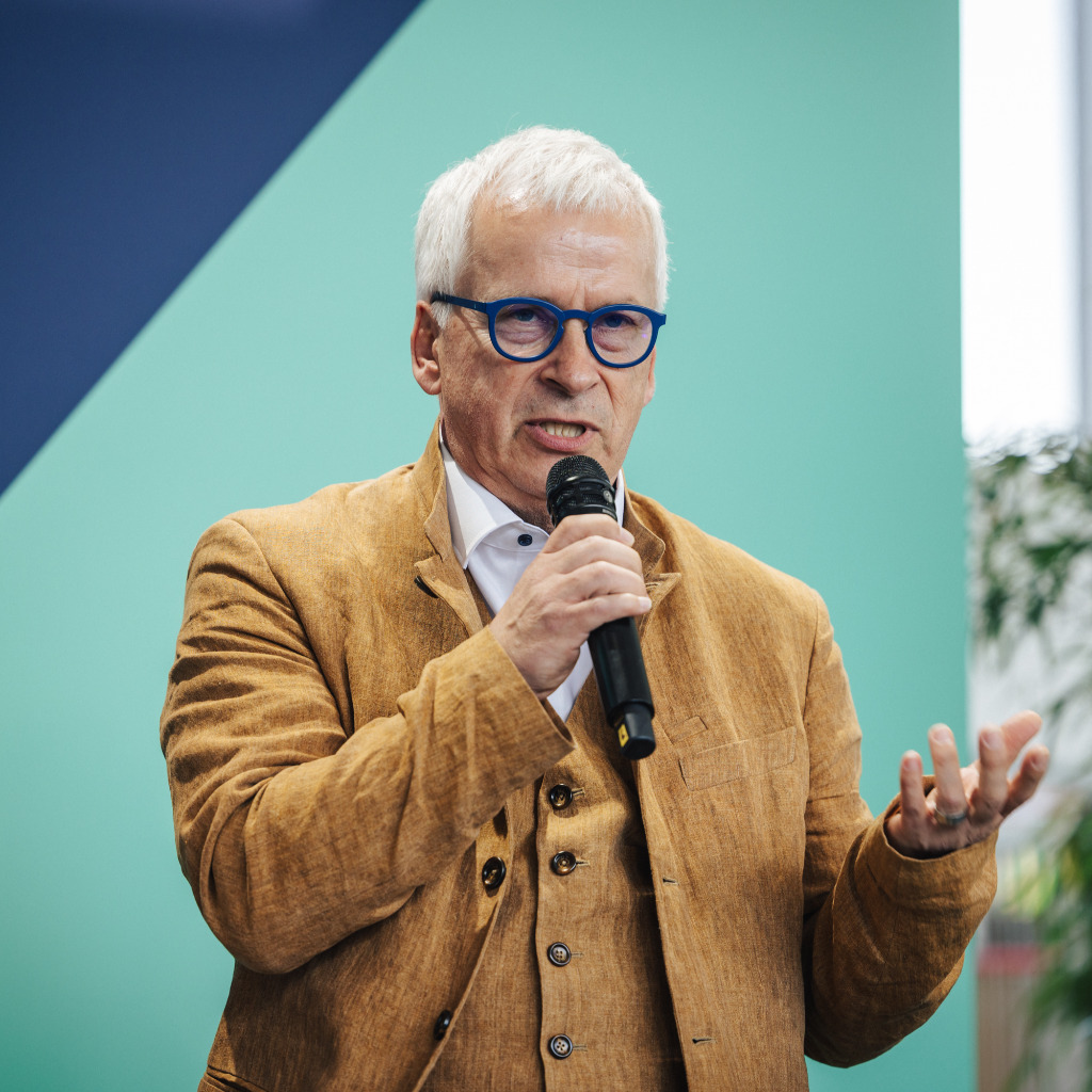 Heinz-Michael Ruhland - Evangelist BIM - NEVARIS Bausoftware GmbH | XING