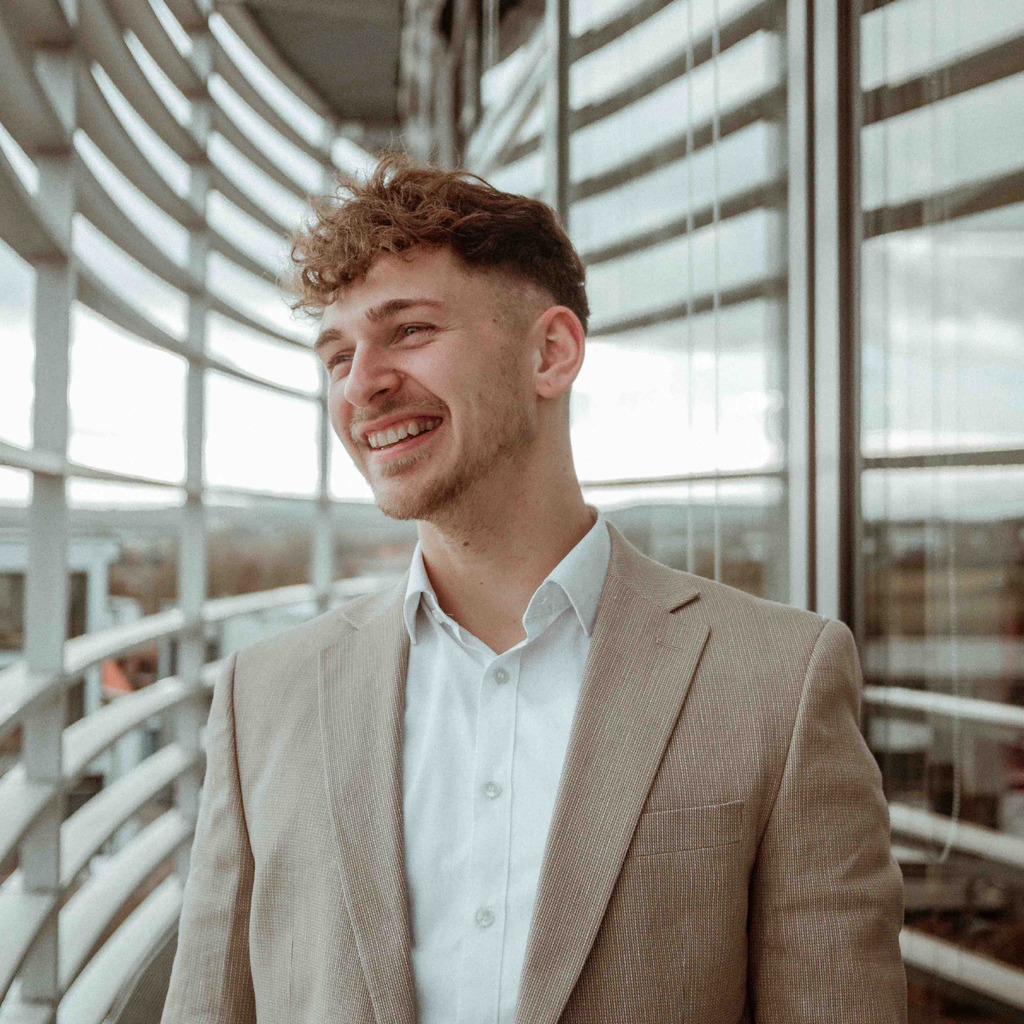 Pascal Kaufmann - Vermögensberater - Deutsche Vermögensberatung | XING