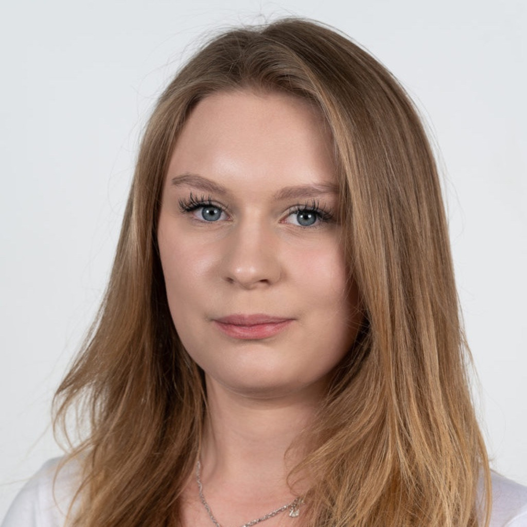 Alexandra Marie Roscher - PRO+ Businessverkäuferin - Autohof Altfranken ...