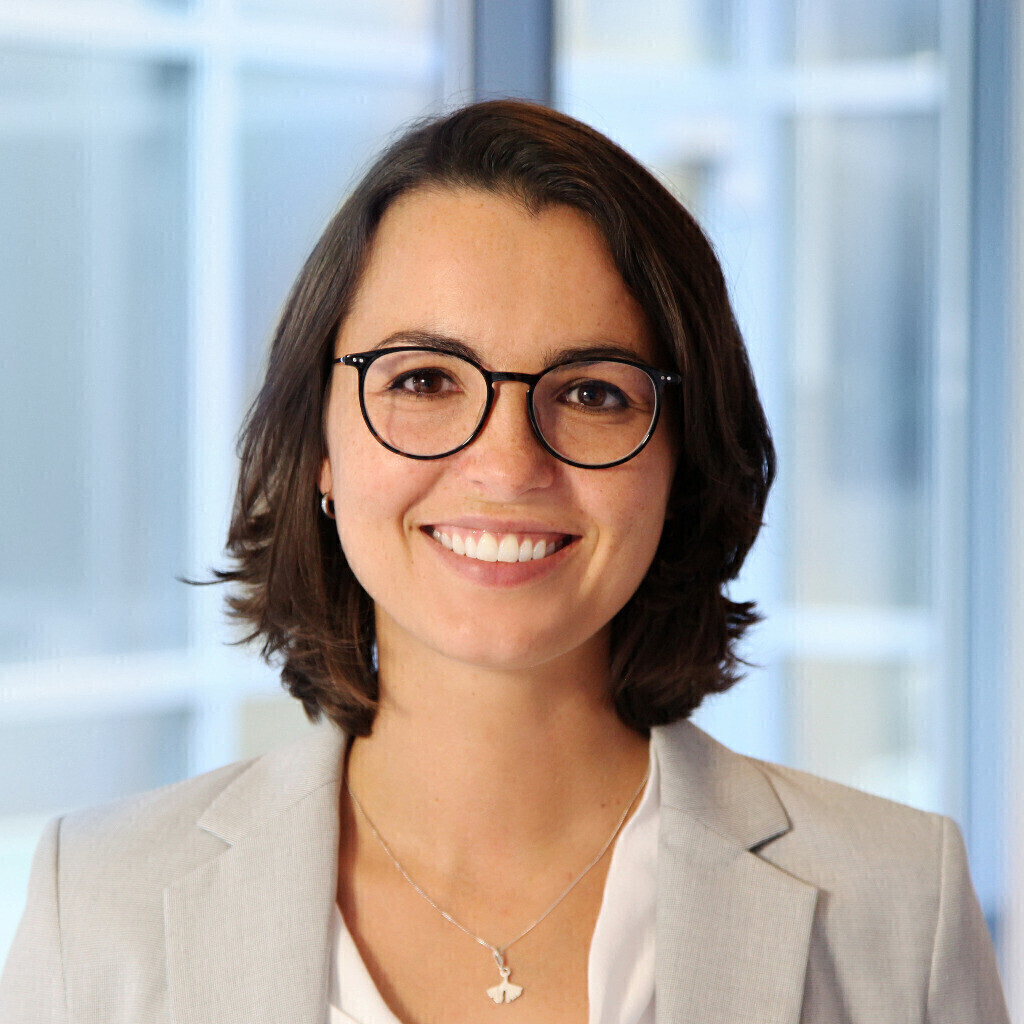 Janina Behm - Kaufmännische Leitung - HESCURO KLINIKEN | XING