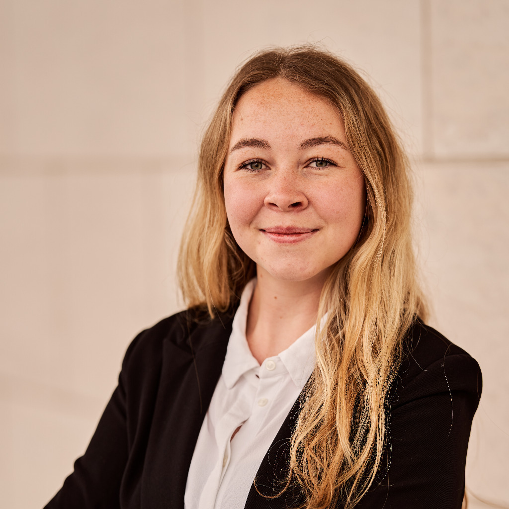 Paula Englert - Business Administration Finance - Universität zu Köln ...