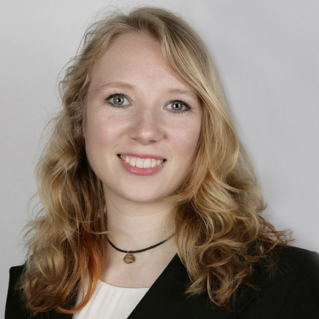 Leona Kesseler - Mitarbeiterin im Corona PCR Labor - SYNLAB Holding ...