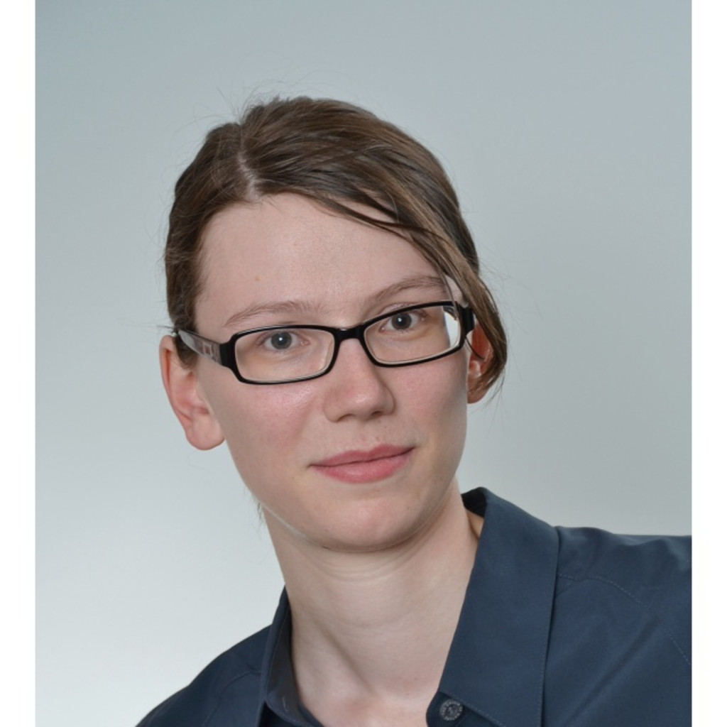 Claudia Moritz - Siebdruckerin - Hohenberger Tapetenmanufaktur GmbH | XING