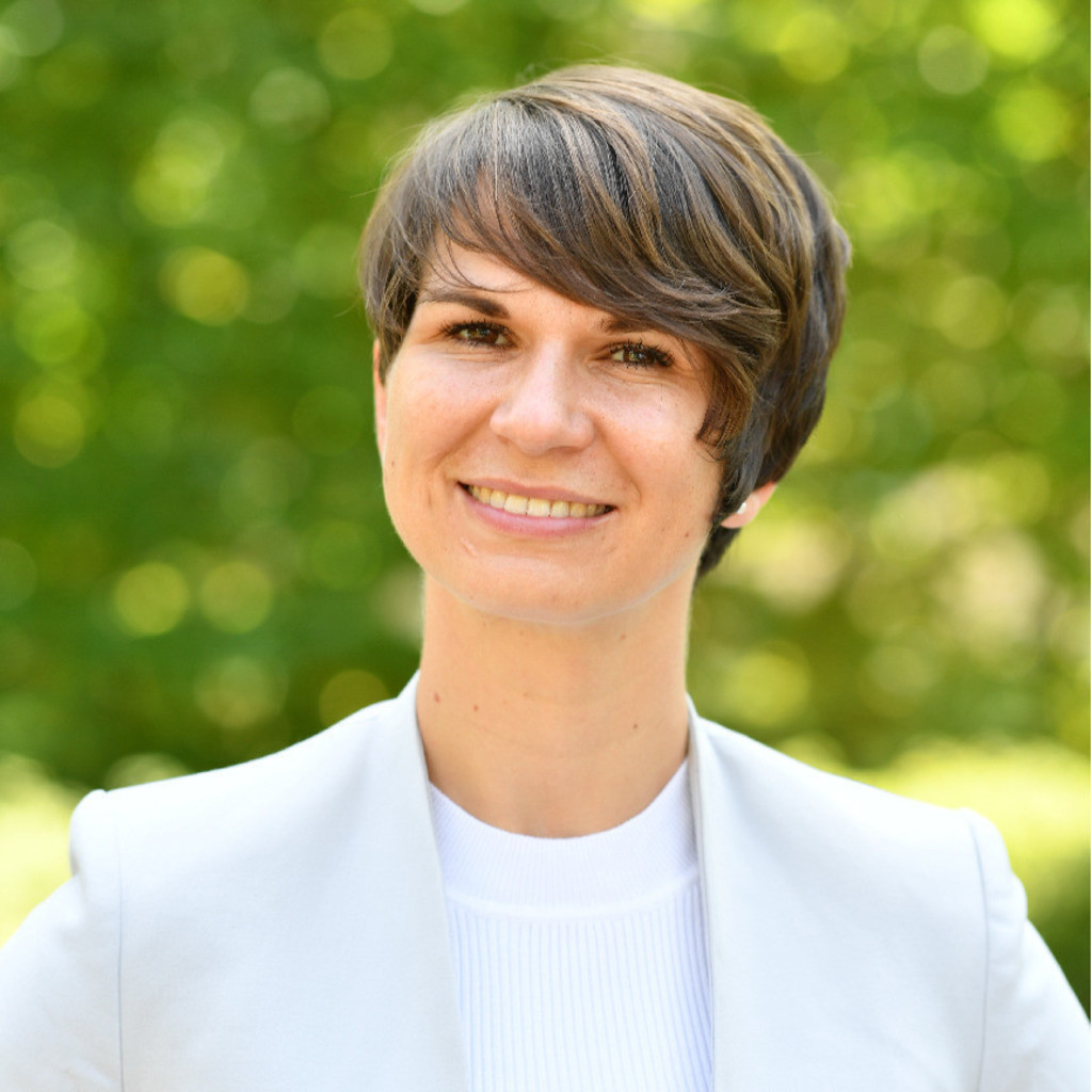 Nicole Lorenz - Leiterin Personalentwicklung - exp software GmbH | XING