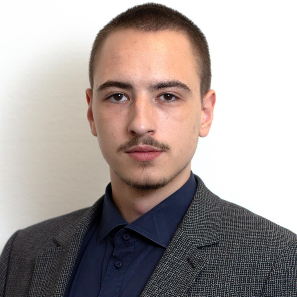 Alexander Eck - Operations Officer - Caceis | XING