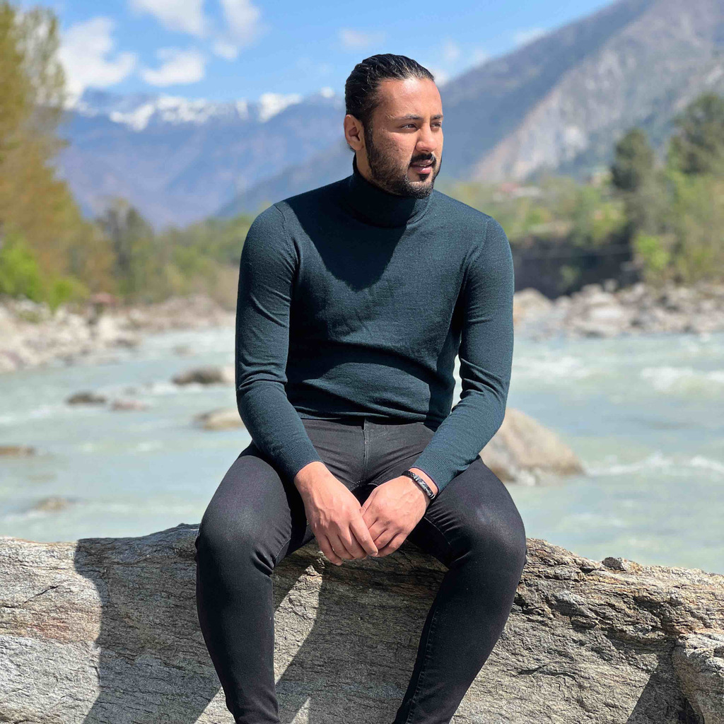 Zuraiz Ahmad - Purchase and Management - Maya Gold Trading BV. | XING