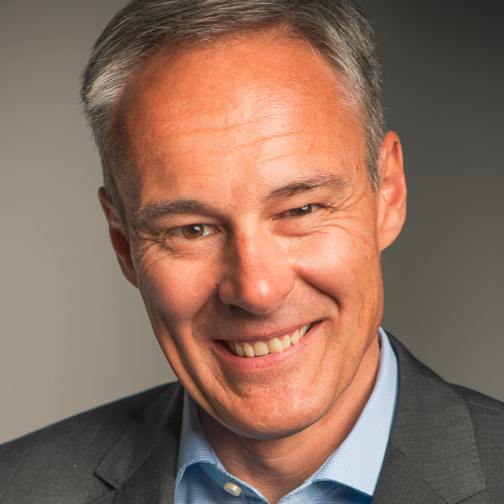 Peter Metzger - Head Global Marketing & Communications - SIGVARIS ...