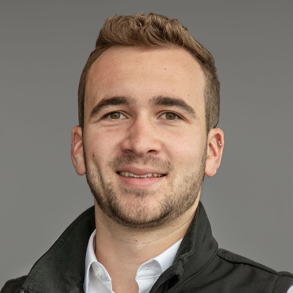 Luca Lang - Fendt Sales Engineer Combine International - AGCO ...