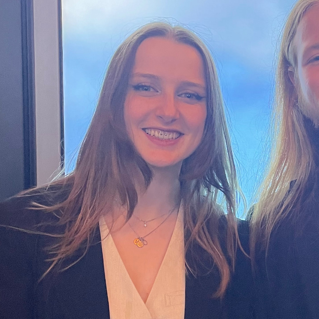 Sophie von Bomhard - Social Media - SpaceNet AG | XING