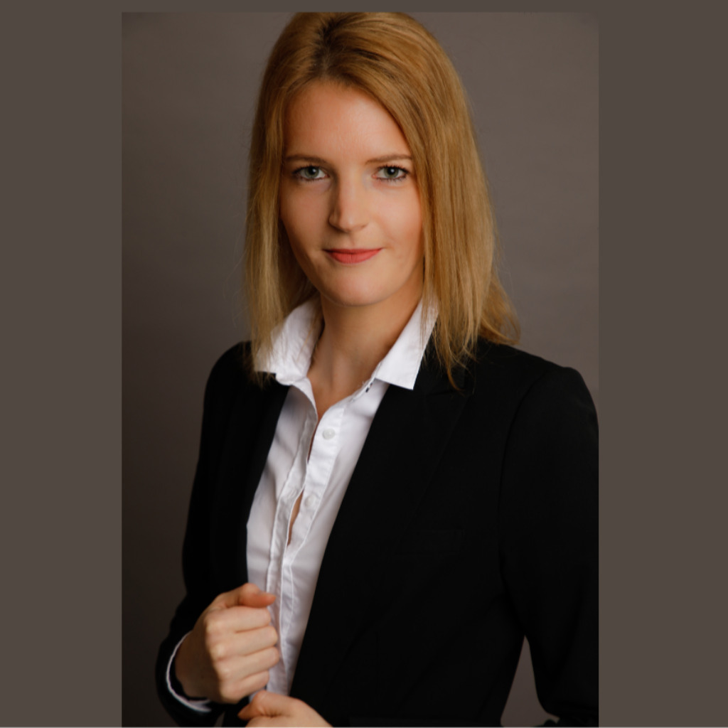 Eva-Maria Rudolf - Vermögenscontrolling - Bankhaus Herzogpark AG | XING