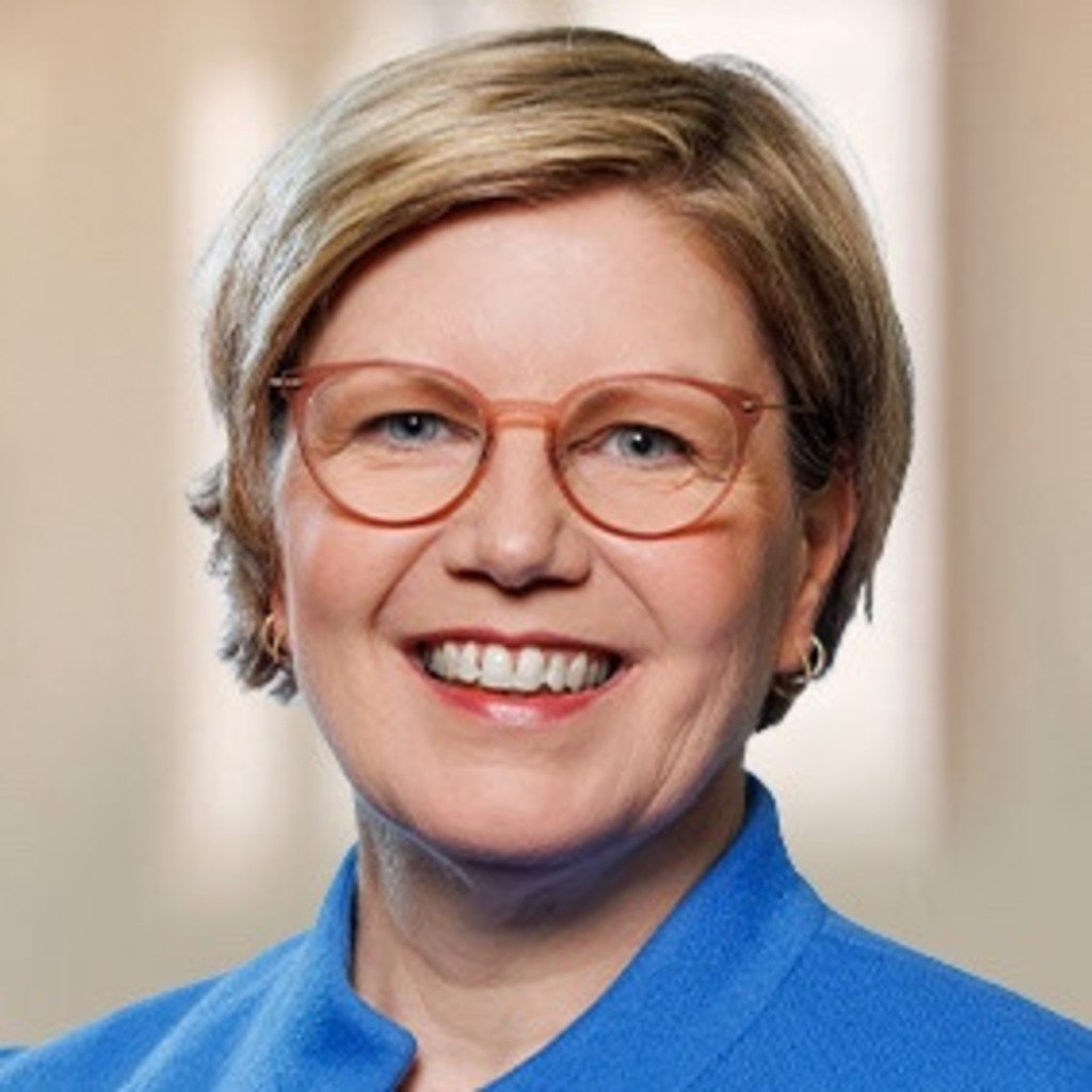 Simone Hahn - Leiterin Sanierung - Sparkasse Hannover | XING