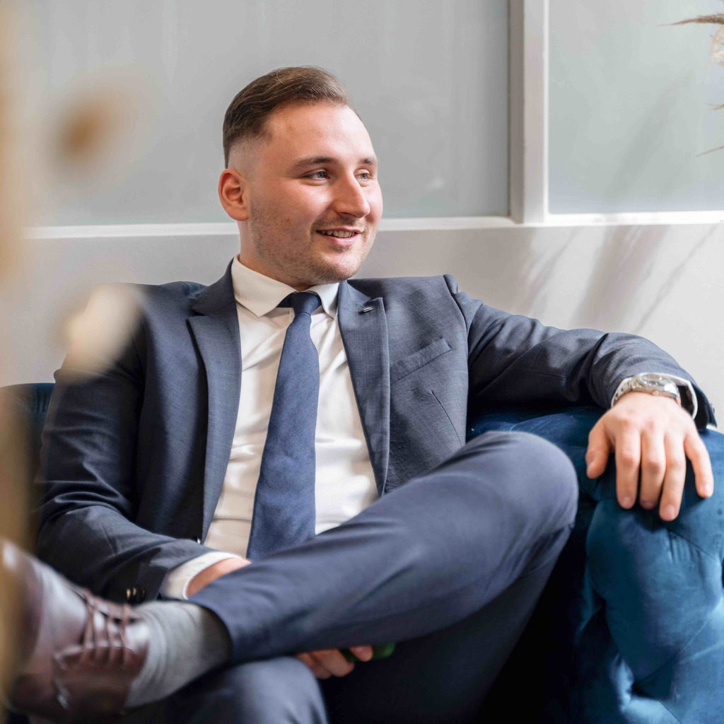 Alexander Bartels - Immobilienmakler - von Poll Immobilien GmbH | XING
