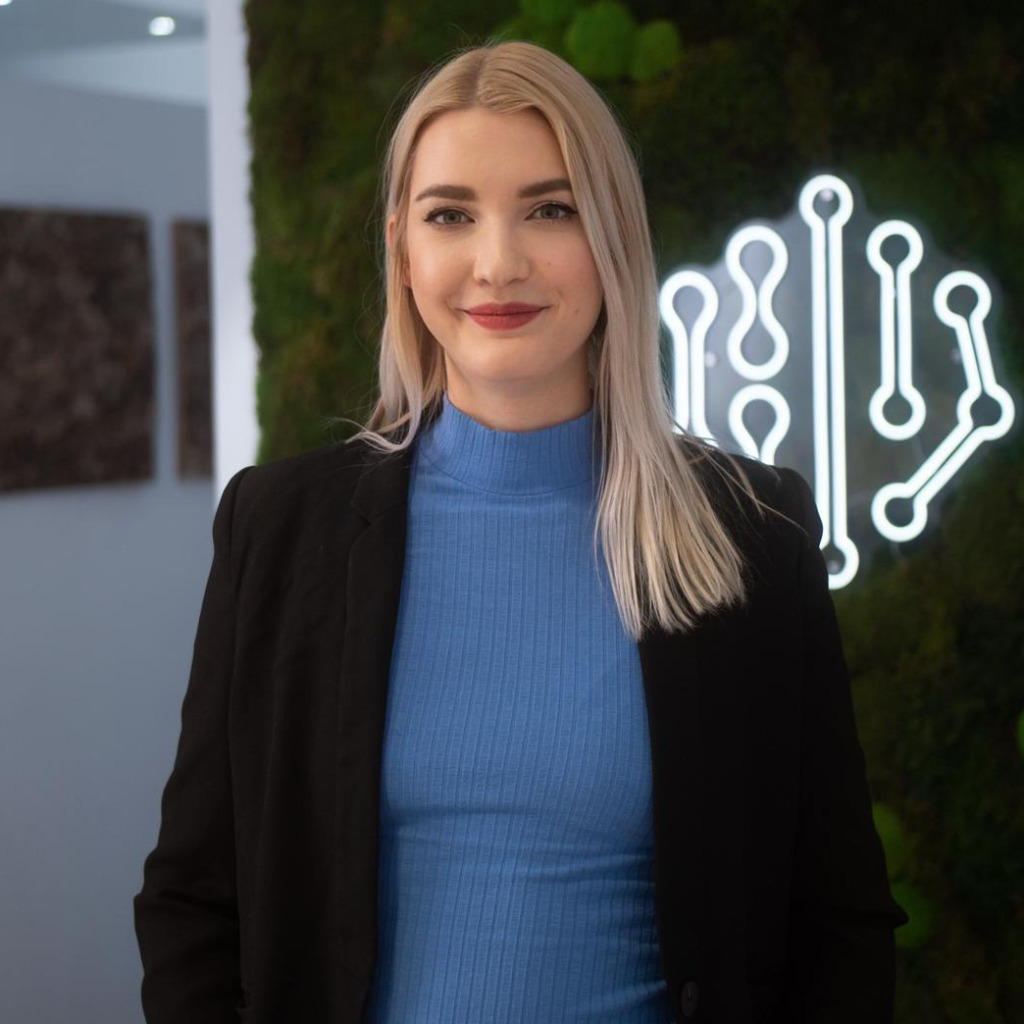 Janet Büttner - Recruitment & Sales Manager - collective mind solutions ...