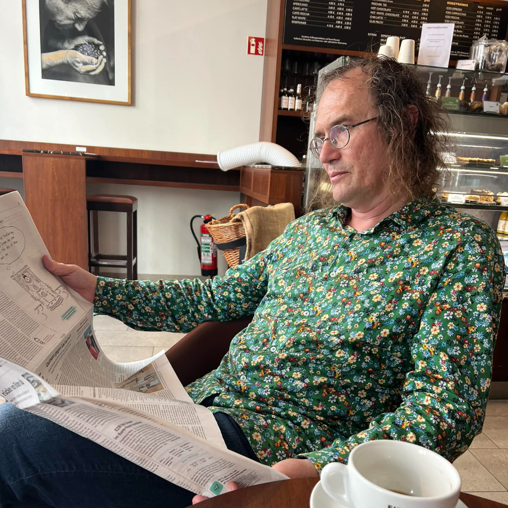 Alexander Popov - Designer - HELEN FLY UG (haftungsbeschränkt) | XING