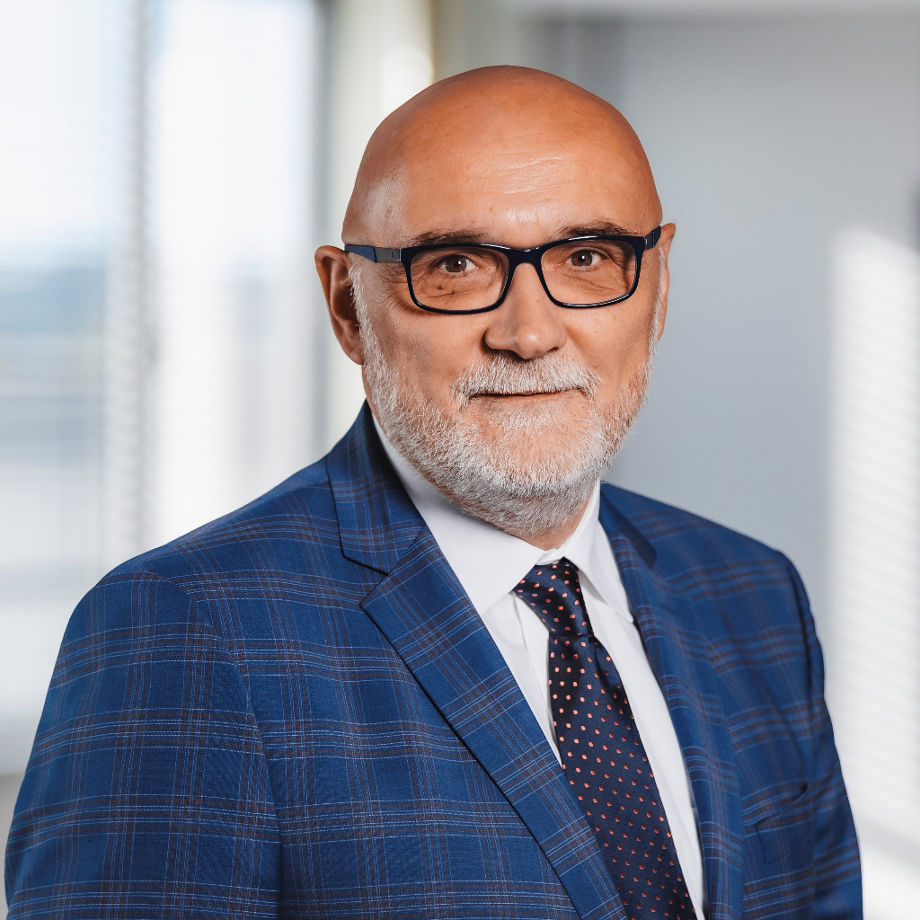 Frank Gude - Property- / Asset-Manager - Momentum Real Estate GmbH | XING