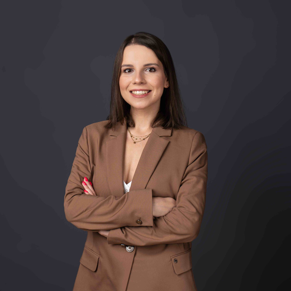 Anna Poschmann - Procurement Specialist - Surface & Indirect - Harbour ...