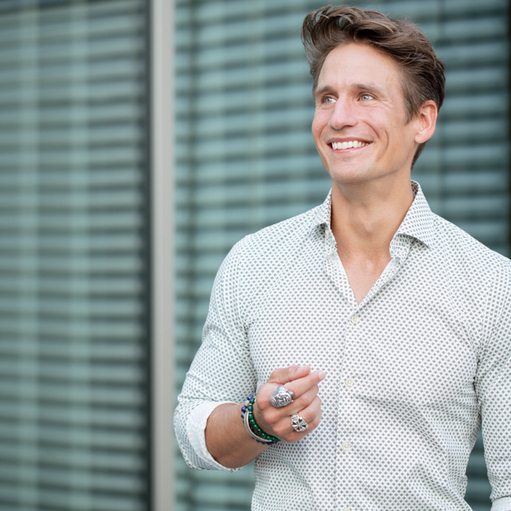 Sven Stierand - Head of Brand XP & Media - Philip Morris International ...