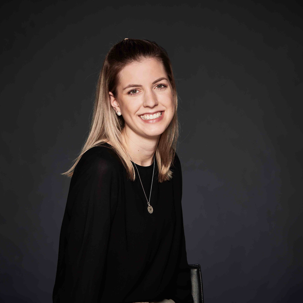 Julia Hoffmann: Ausbildung und Berufserfahrung | XING