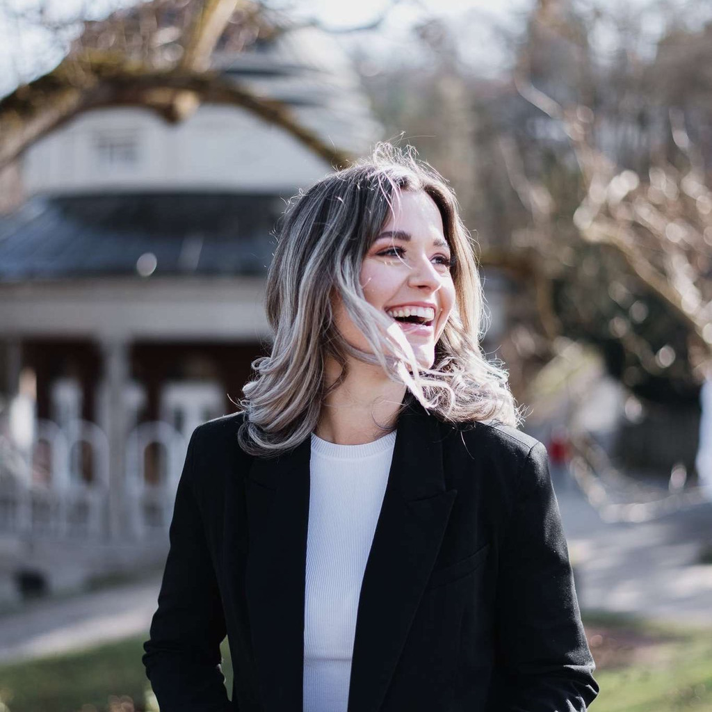 Justine Albert - Project Management Officer - OT Security - Daimler ...