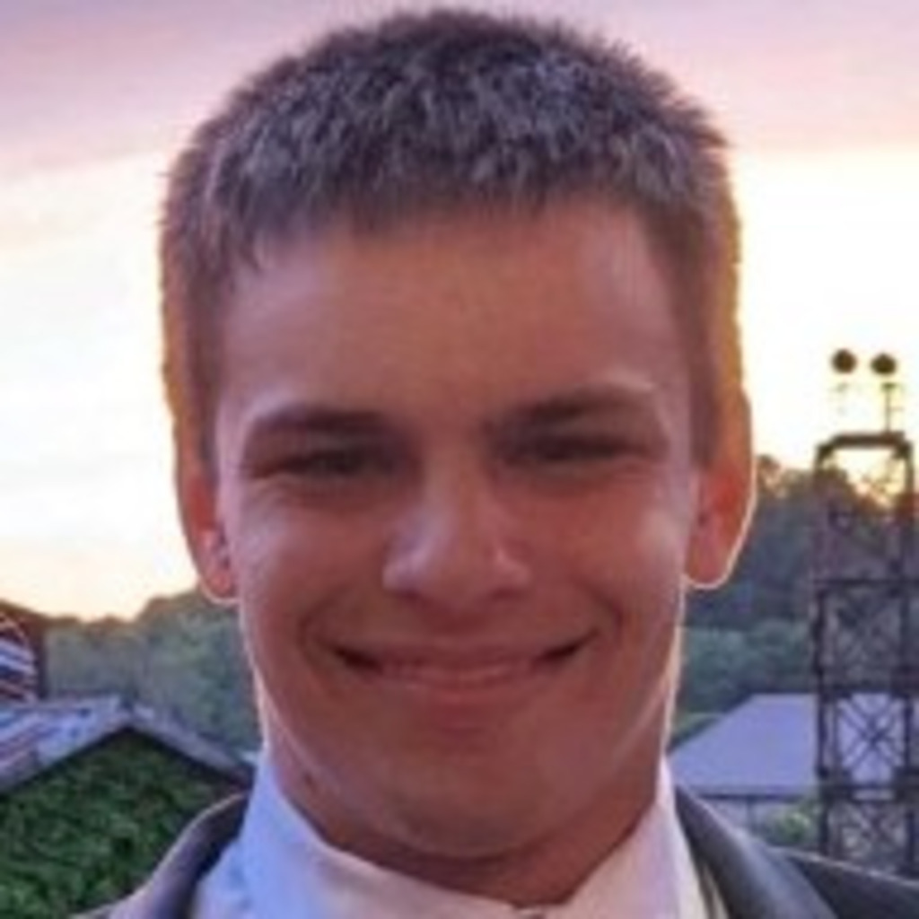 Alex Takacs - Financial Data Analyst - Bloomberg L.P. | XING