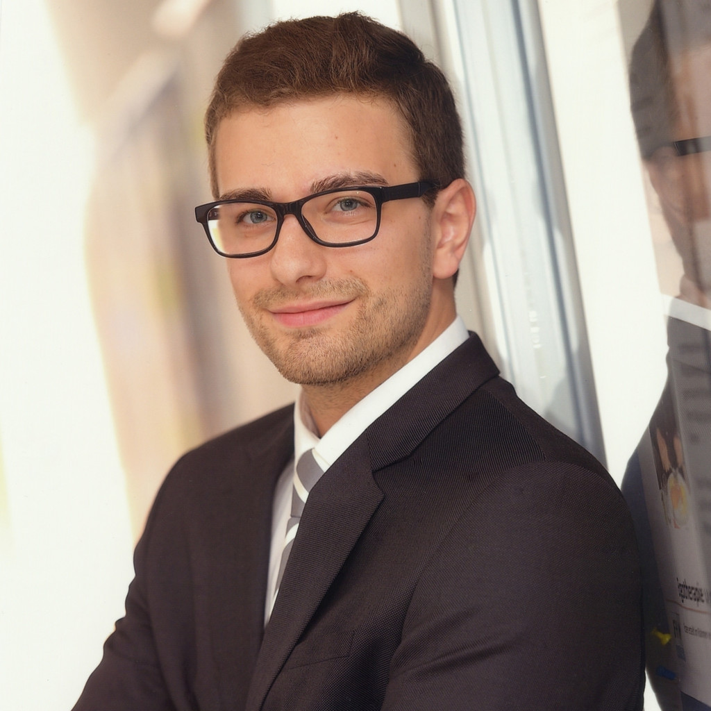 Dominic Schneider's Instagram, Twitter & Facebook on IDCrawl