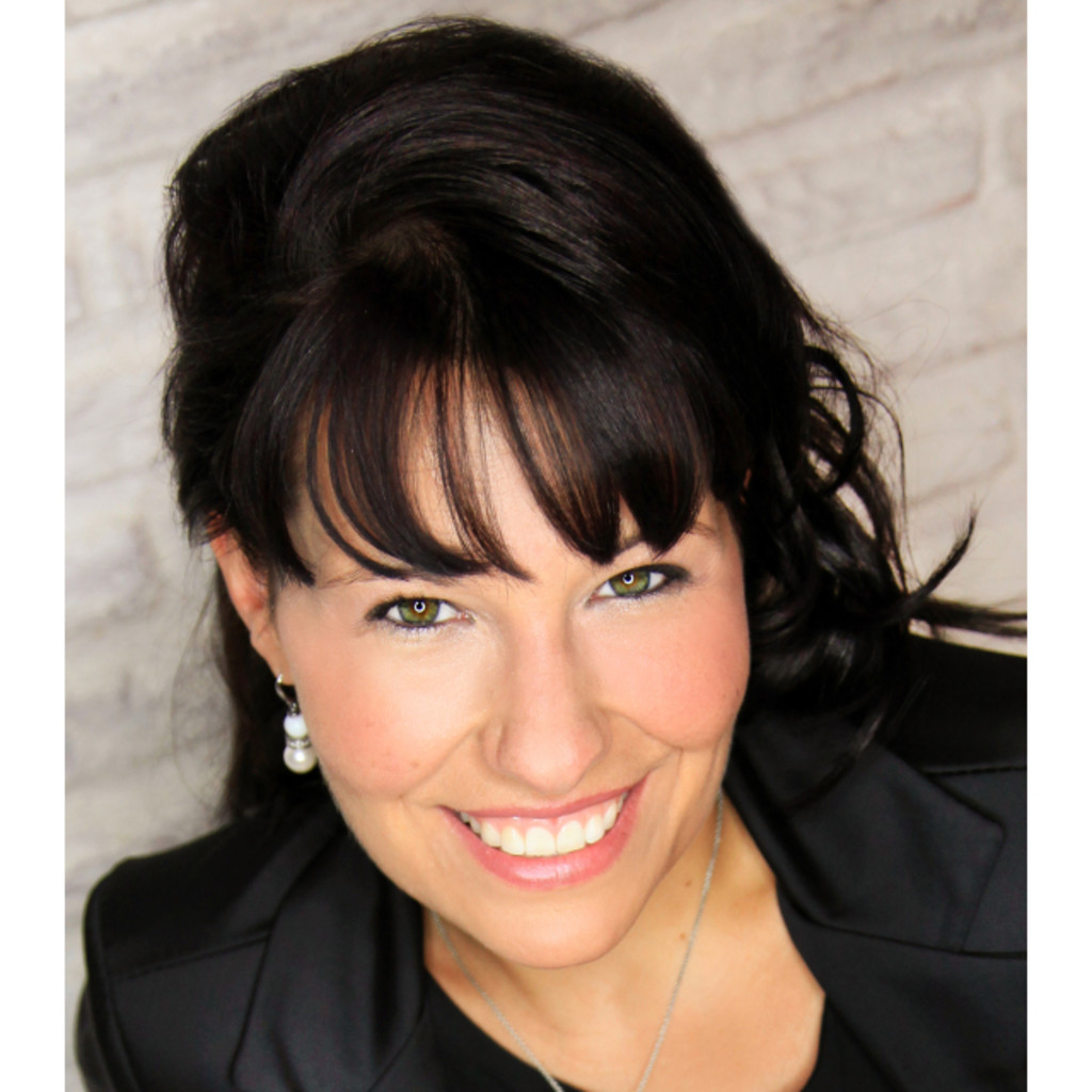 Jennifer Eder - Sängerin/ Showact - Jennifer Eder - the VOICE with ...