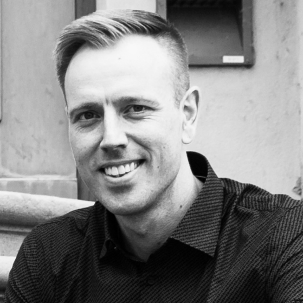 Martin Rühl - Grafikdesigner - esanum | XING