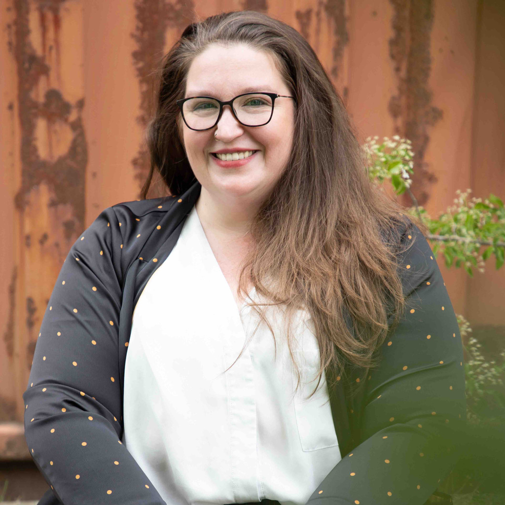 Janine Garus - Referentin für Marketing, Kommunikation & Social Media ...