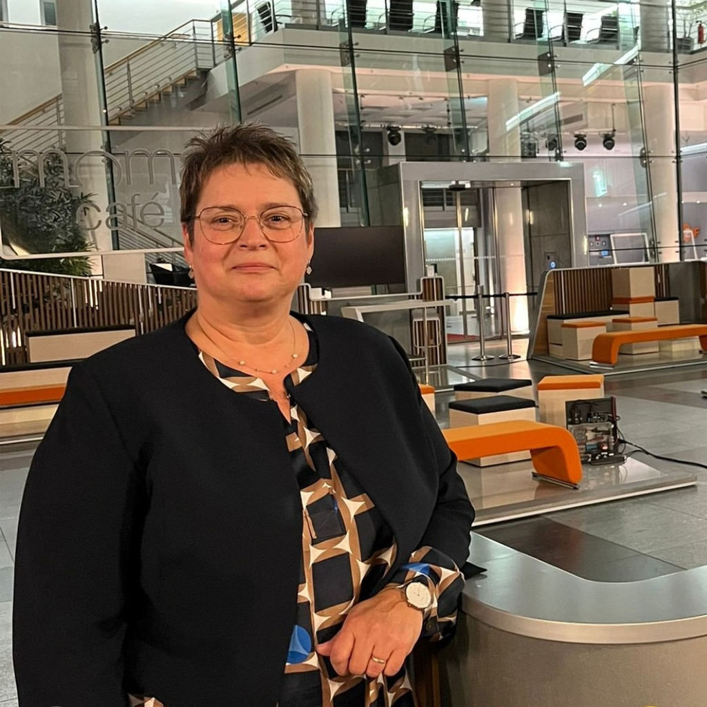 Simone Pichler - Steuerfachangestellte - Steuerberater Lippert | XING