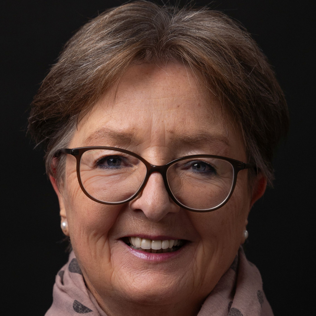 Steffi Pauer - Arbeitssicherheit, Qualität und Nachhaltigkeit - WISAG ...