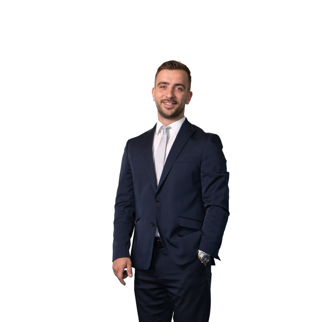 Valdet Kryezi - Geschäftsstellenleiter - Deutsche Vermögensberatung ...