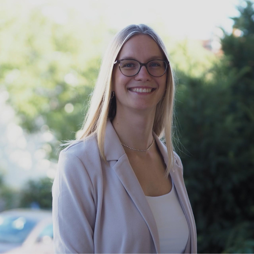 Julia Bauer - Global R&D Controller - MAHLE Behr GmbH | XING