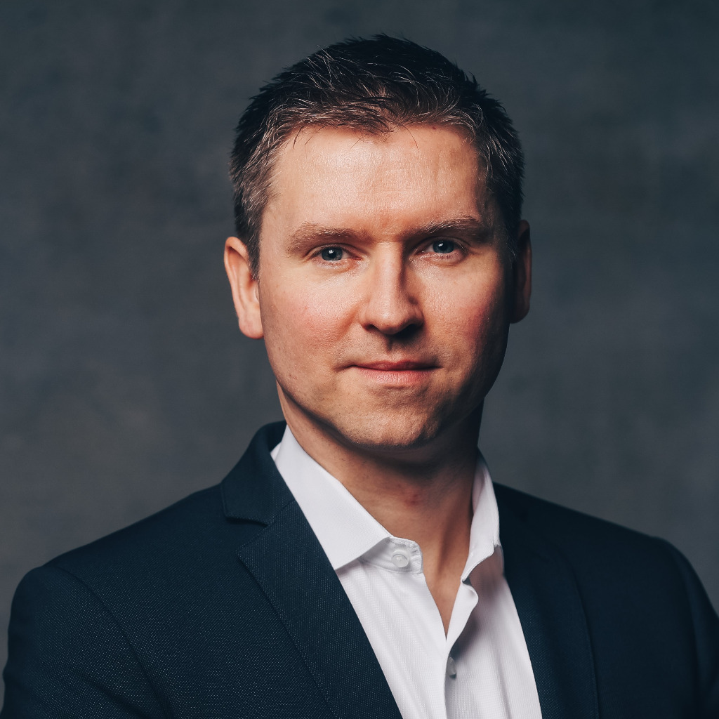 Dr. Dominik von der Emde - Head of Finance - Group COO | Director ...