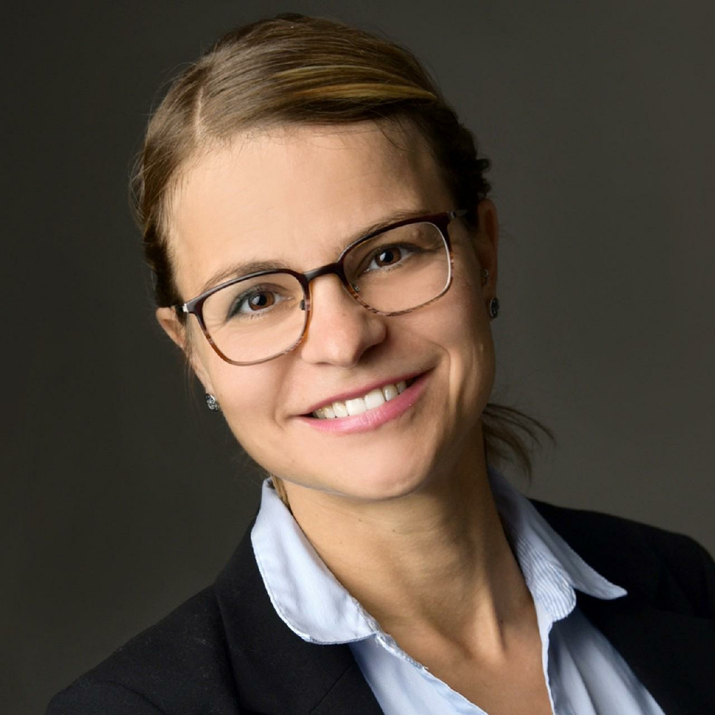 Sandra Roth's Instagram, Twitter & Facebook on IDCrawl