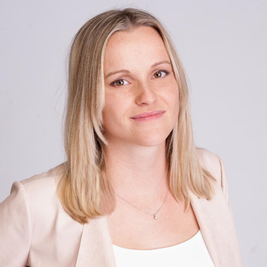 Alexandra Roth's Instagram, Twitter & Facebook on IDCrawl