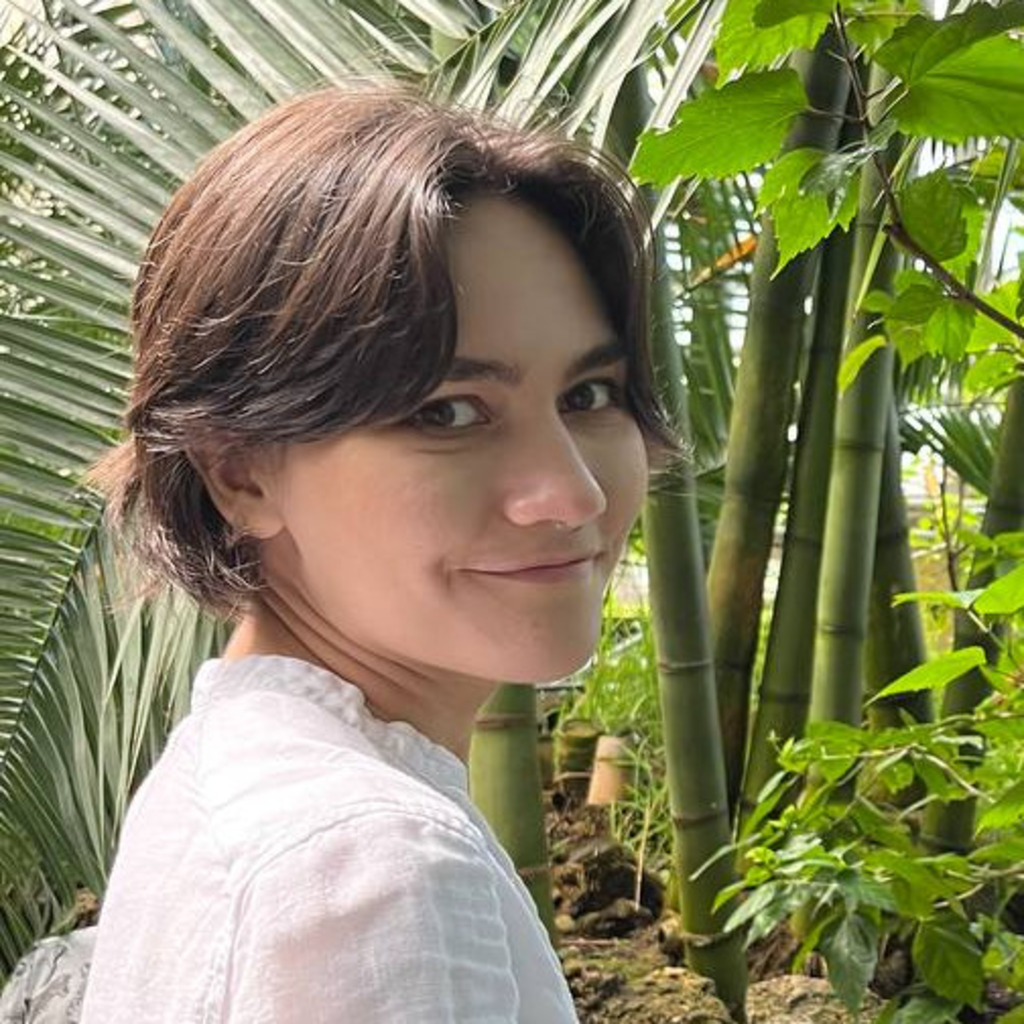 Elizabeth Amber - Assistant - SUITD | XING