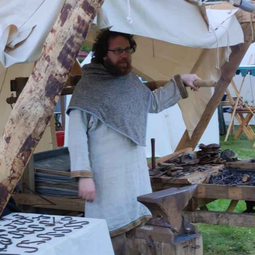 Jo Bai - Blacksmith - Self employed contractor | XING