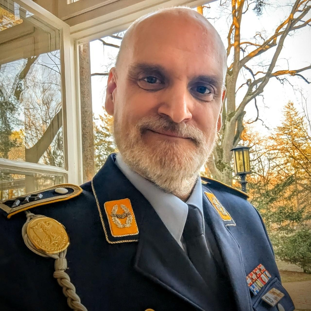 Patrick Ernst - Schichtführer - Bundeswehr | XING