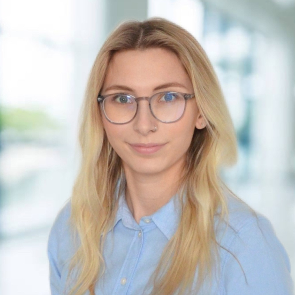 Clarissa Röthig - Qualitätssachbearbeiterin QMT Interieur Frontdesk ...