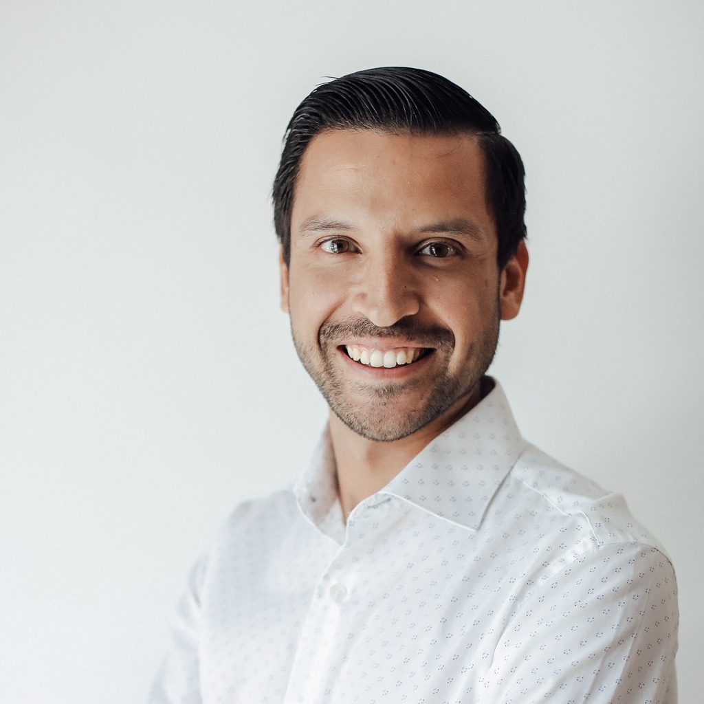 Daniel Sandoval Castillo - Marketing and Social Media - Dr. Eckel ...