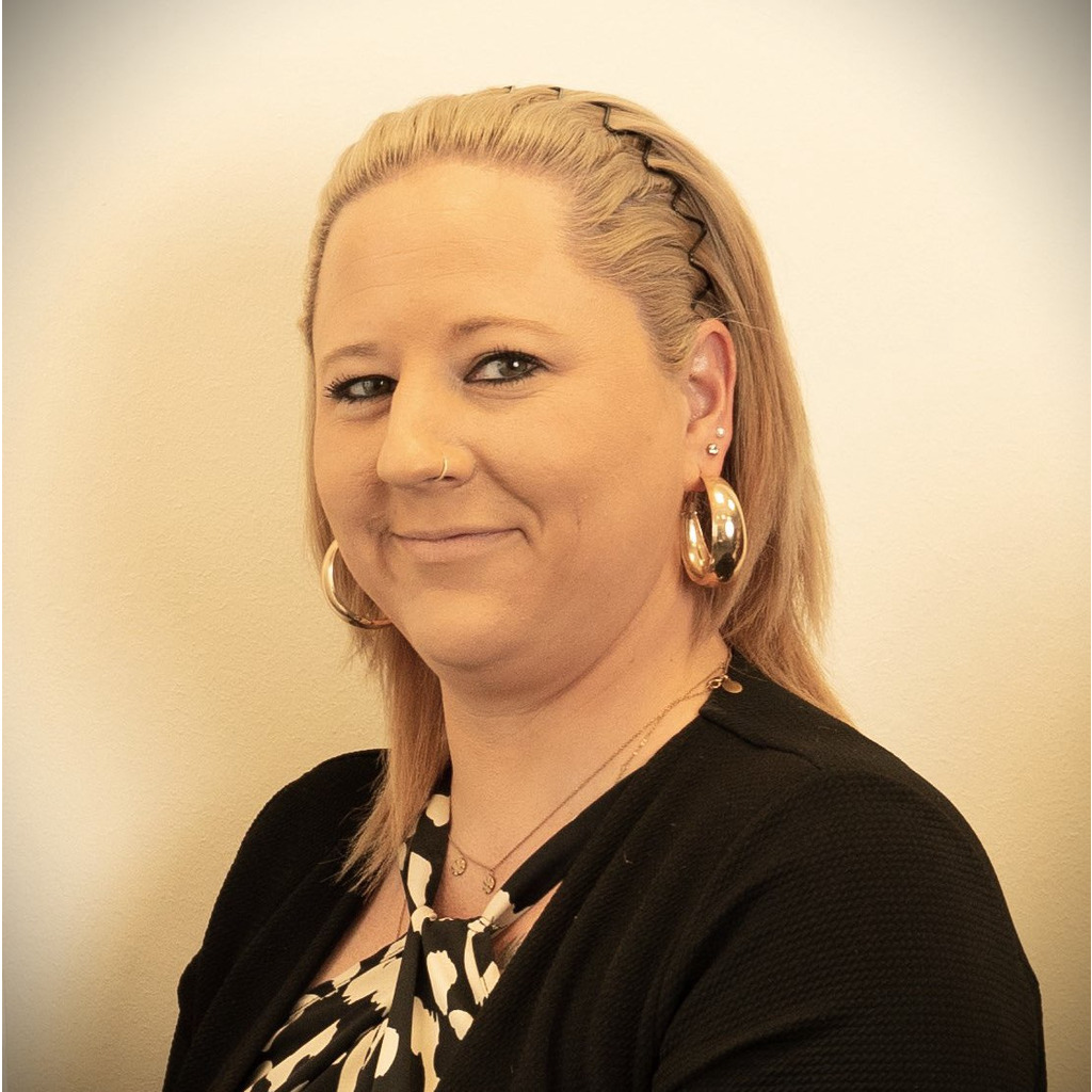 Laura Greiner's Instagram, Twitter & Facebook on IDCrawl