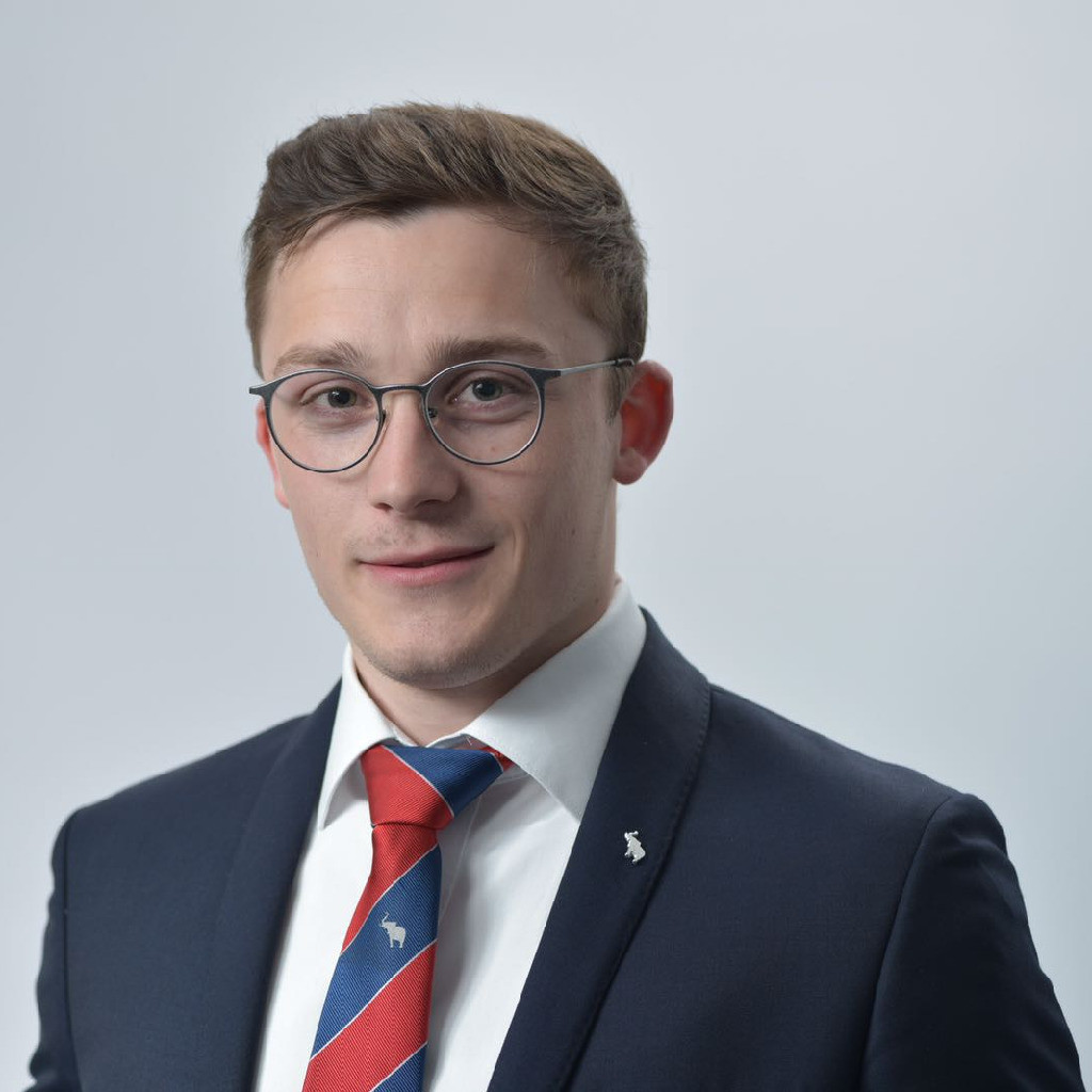 Phil Eßer - Governmental Sales Support - Schmitz Cargobull AG | XING