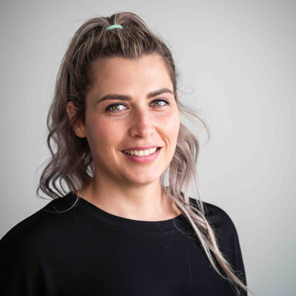 Eva Maria Howard - Mediengestalterin Design Service - celebrate company ...