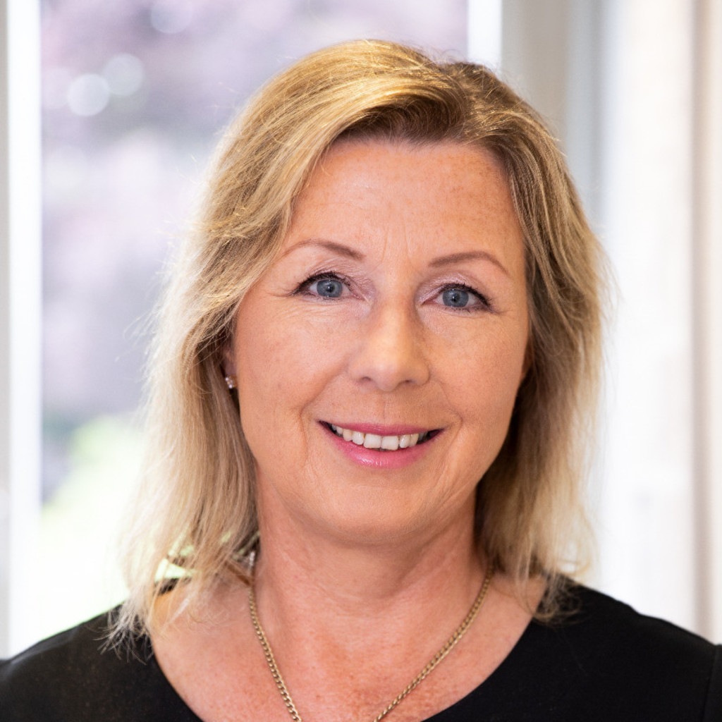 Claudia Harding - Head of Pharmacy Brands - Queisser Pharma GmbH & Co ...