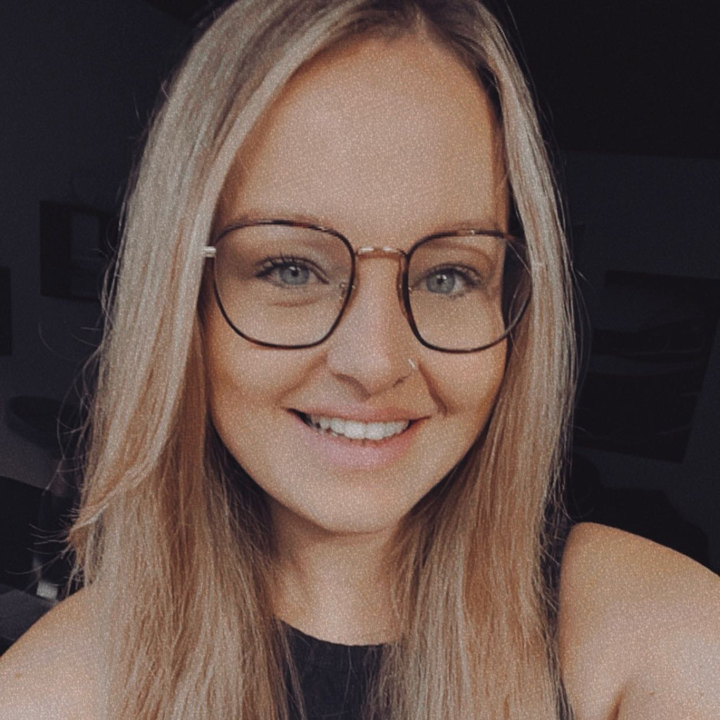 Sarah Fiedler - Vermögensberater - R+V Versicherung | XING