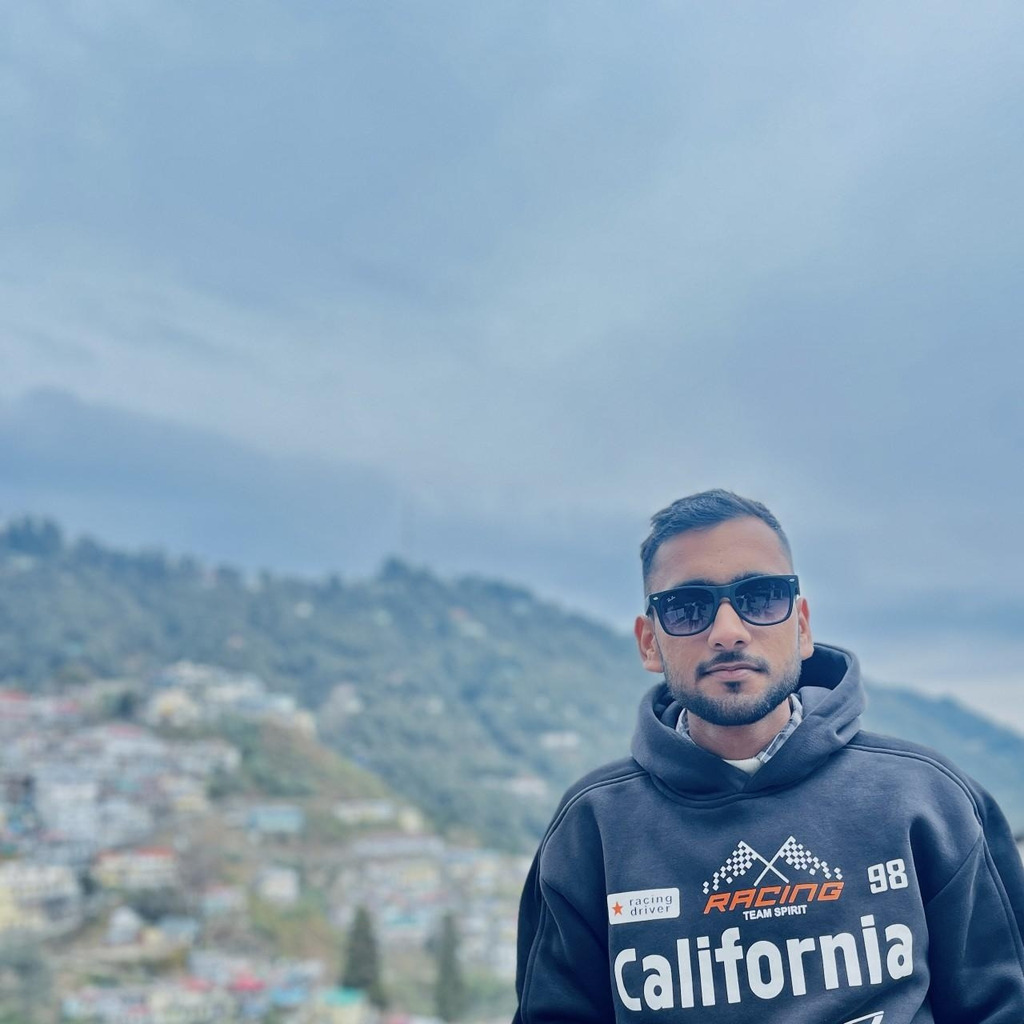 Ankush Prajapati - Sales Assistant - Holiday Pe Holiday | XING