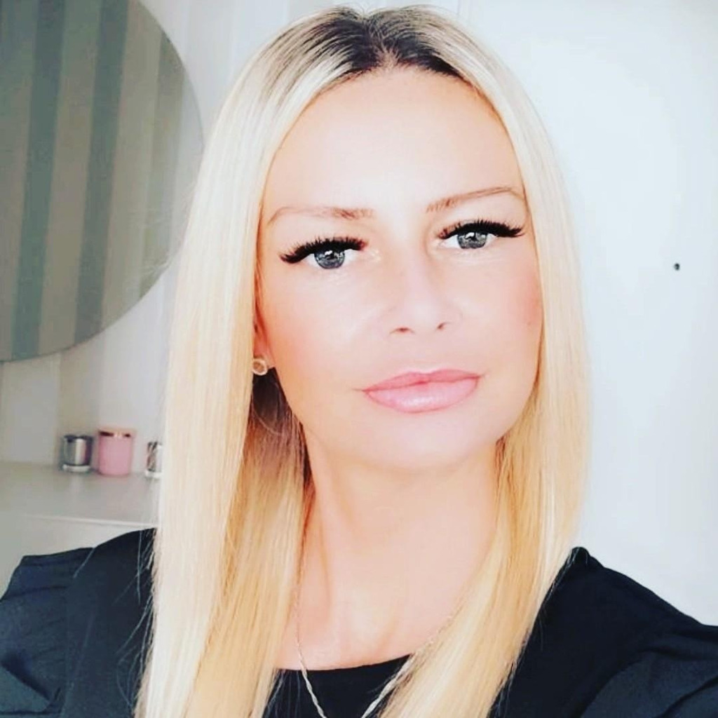 Christina Justus - Einzelhandelskauffrau - Bijou Brigitte modische ...